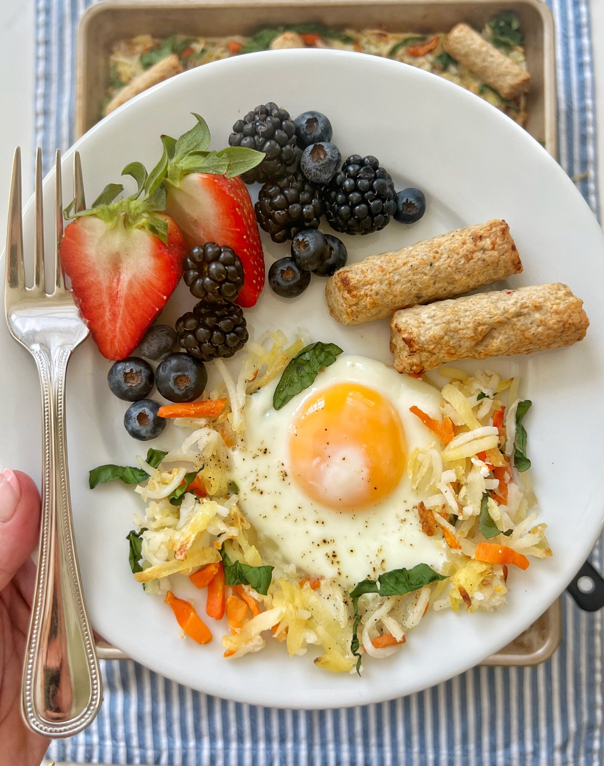 Sheet Pan Breakfast (with veggies, hash browns, and eggs) - Happy Kids ...